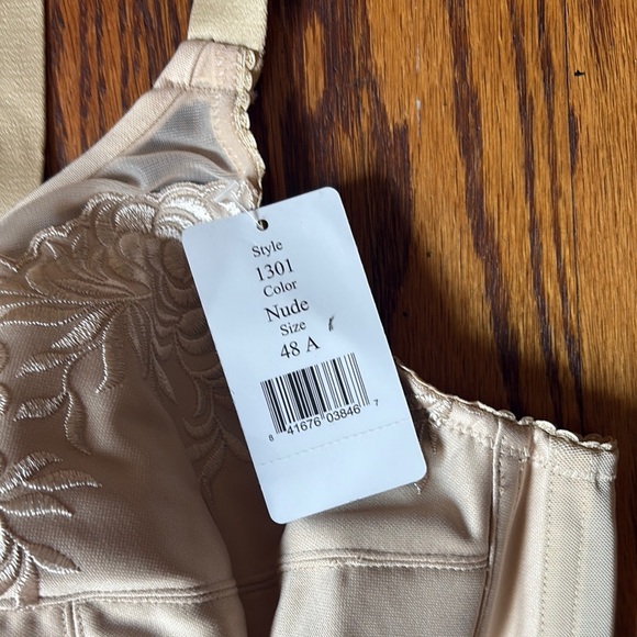 Elila | Intimates & Sleepwear | Elila Cream Fullcoverage Wireless Bra ...